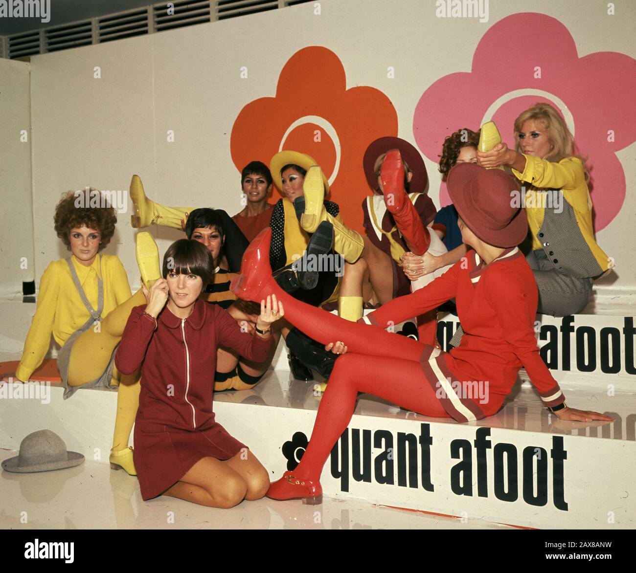 Mary quant 1960s hi-res stock photography and images - Alamy