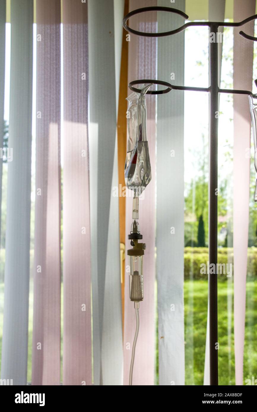 Dropper system hi-res stock photography and images - Alamy