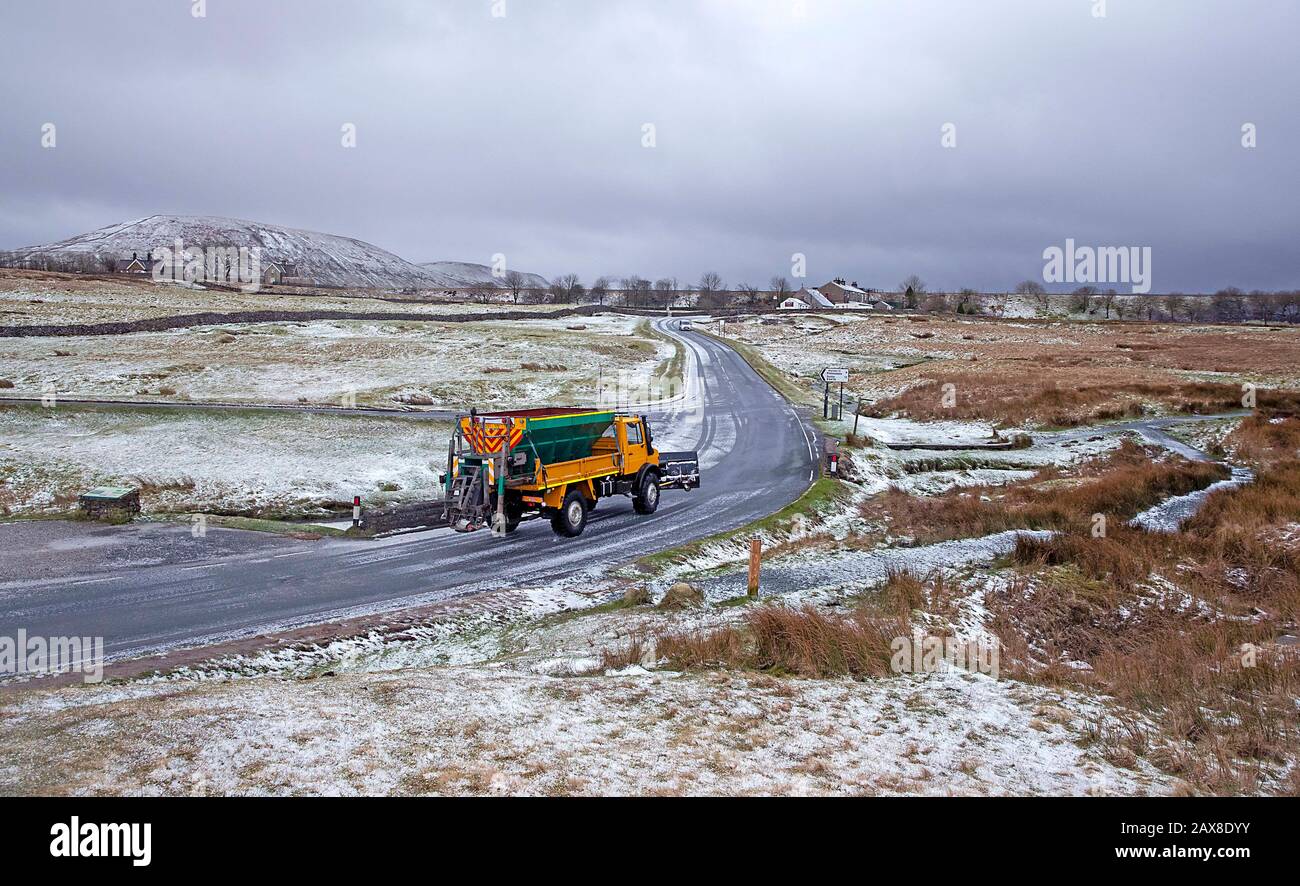 Ribblehead in the snow hi-res stock photography and images - Alamy