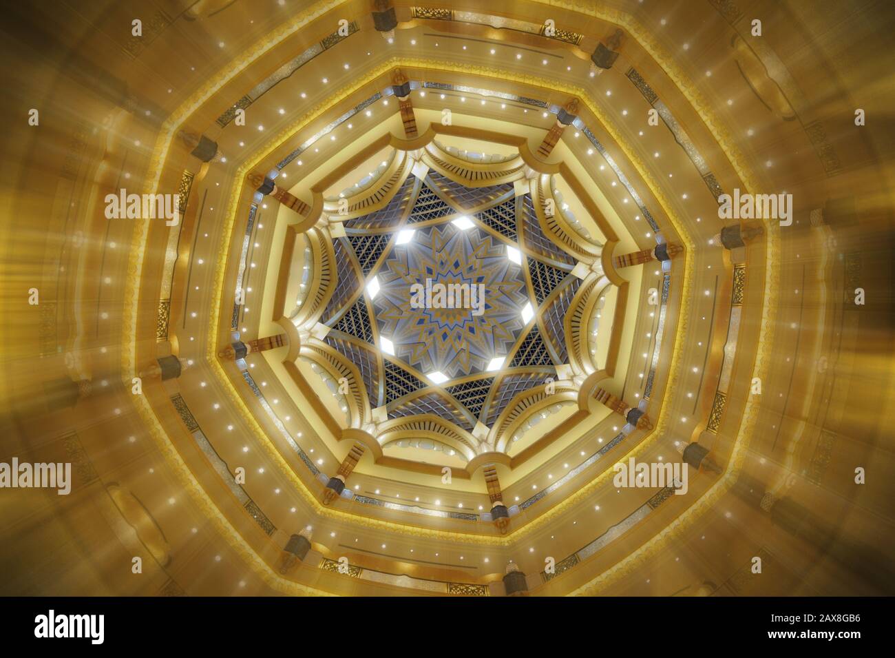 Ceiling emirates palace abu dhabi hi-res stock photography and images ...