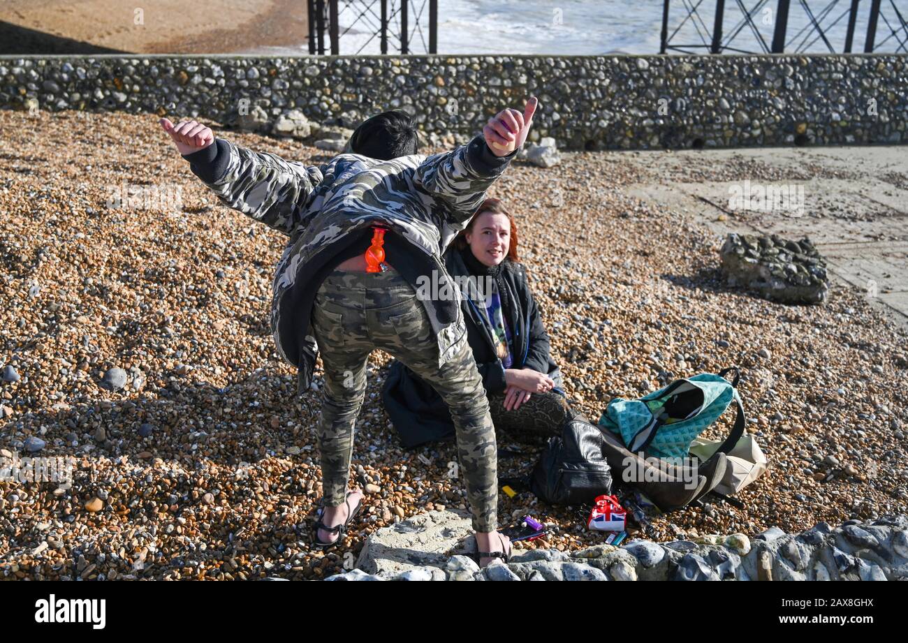 Drunk couple hi-res stock photography and images - Alamy