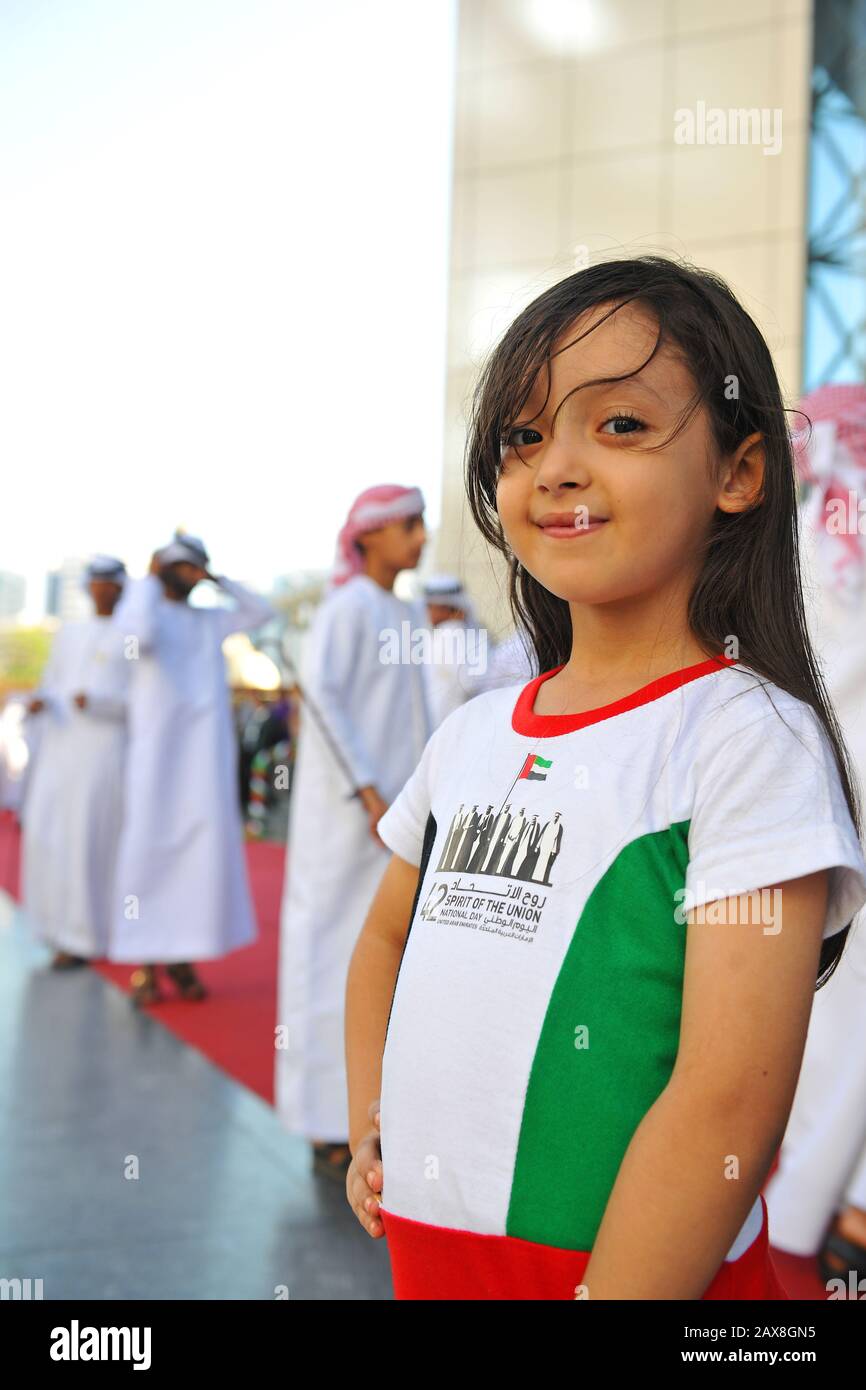 Gulf arab girl hi-res stock photography and images - Alamy