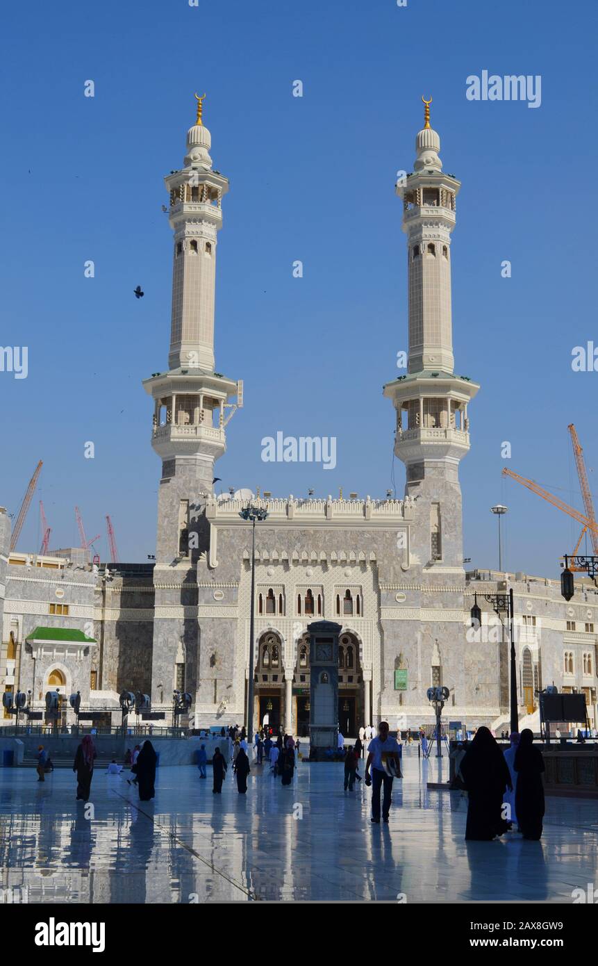 People visiting Mecca in Saudi Arabia Stock Photo - Alamy