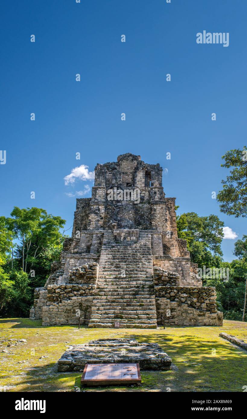 Estructura maya hi-res stock photography and images - Alamy