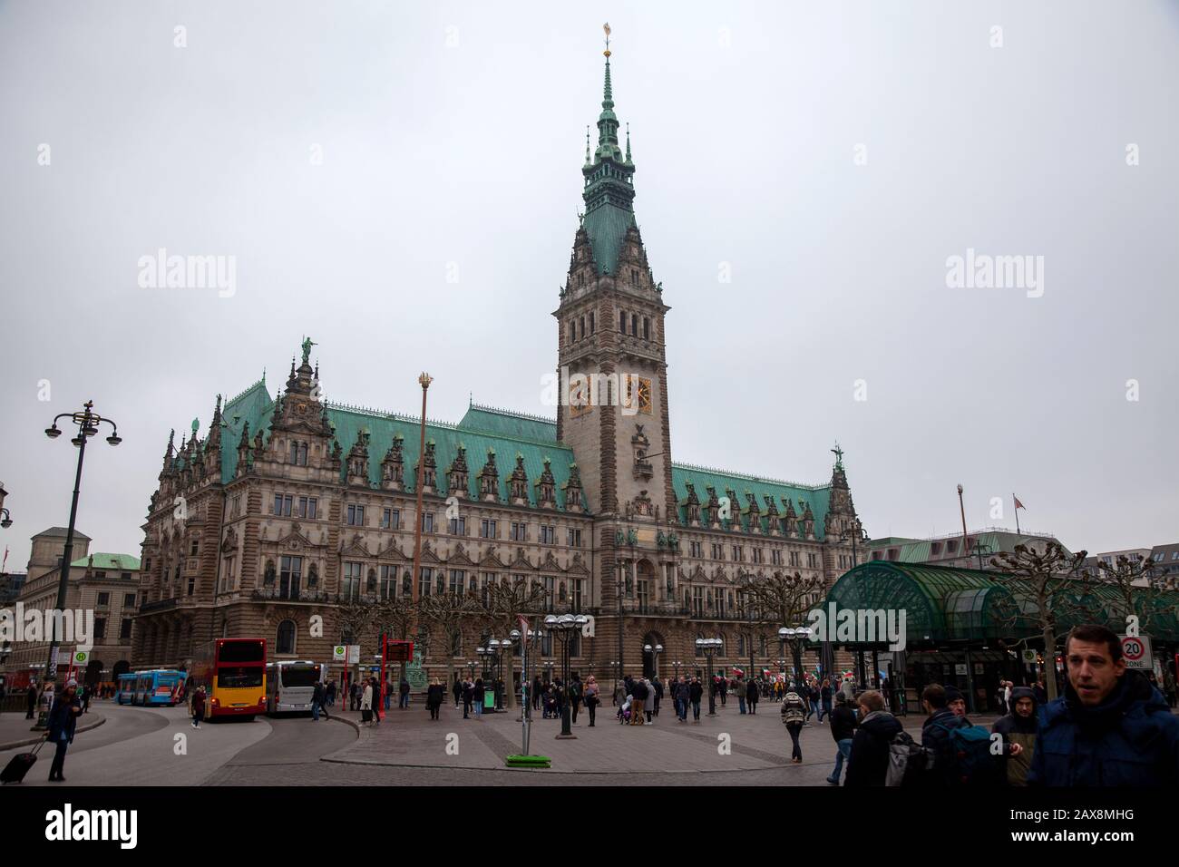 Hamburger city hall hi-res stock photography and images - Alamy