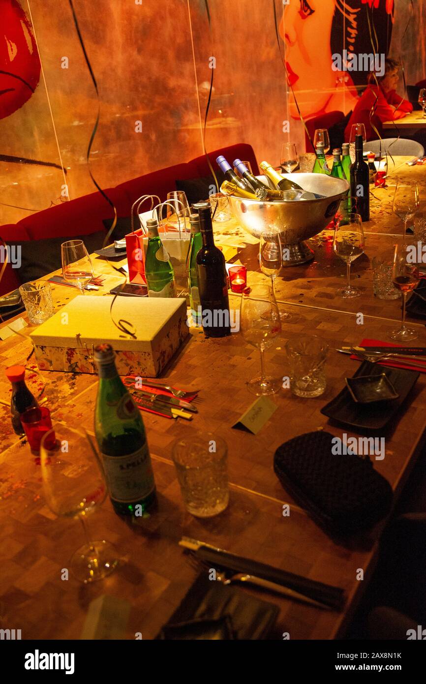Alcohol bottles party table hi-res stock photography and images - Alamy