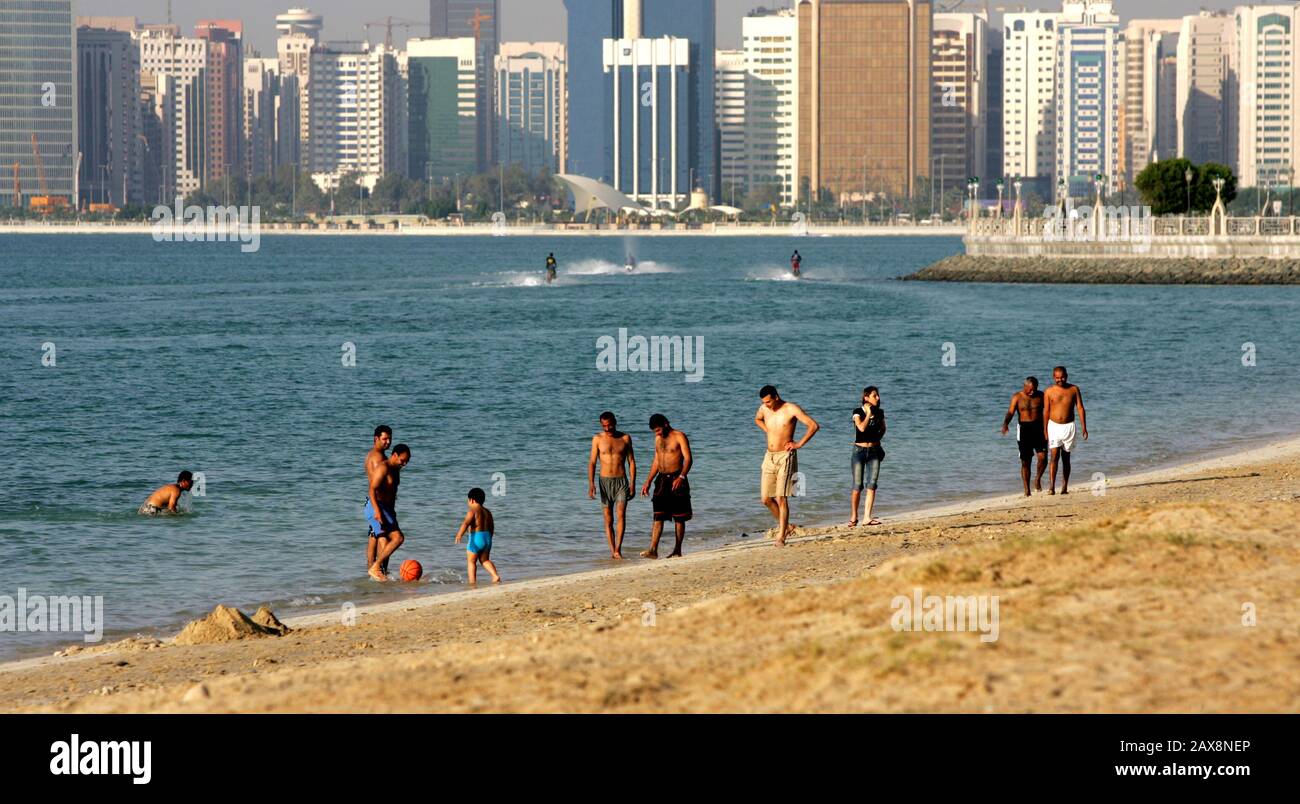 Children frolicking hi-res stock photography and images - Alamy