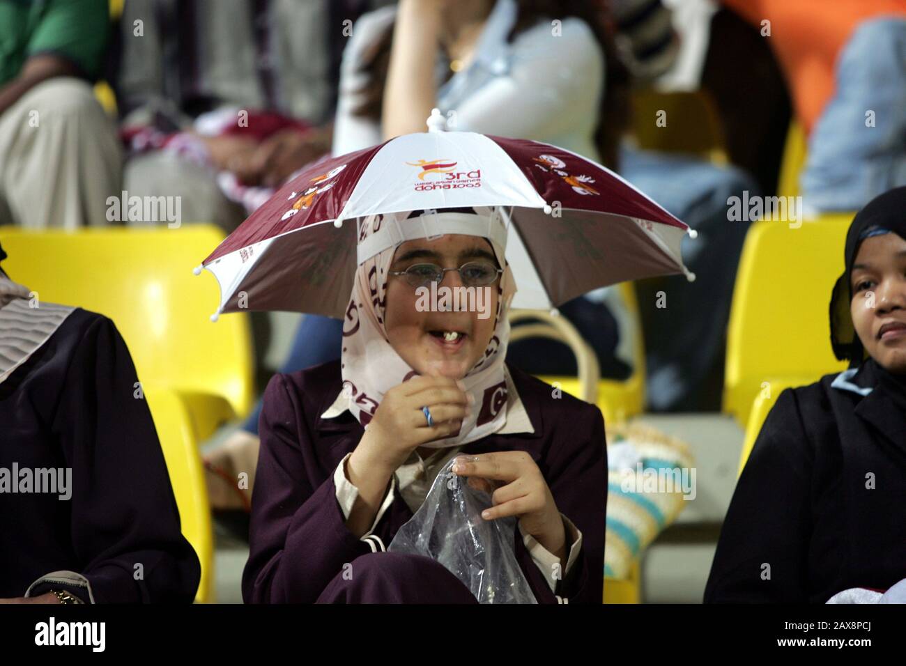 Qatari abaya hi-res stock photography and images - Alamy