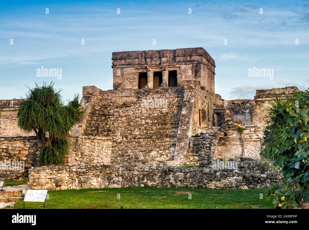 El Castillo (The Castle), Maya ruins at Tulum, Yucatan Peninsula ...
