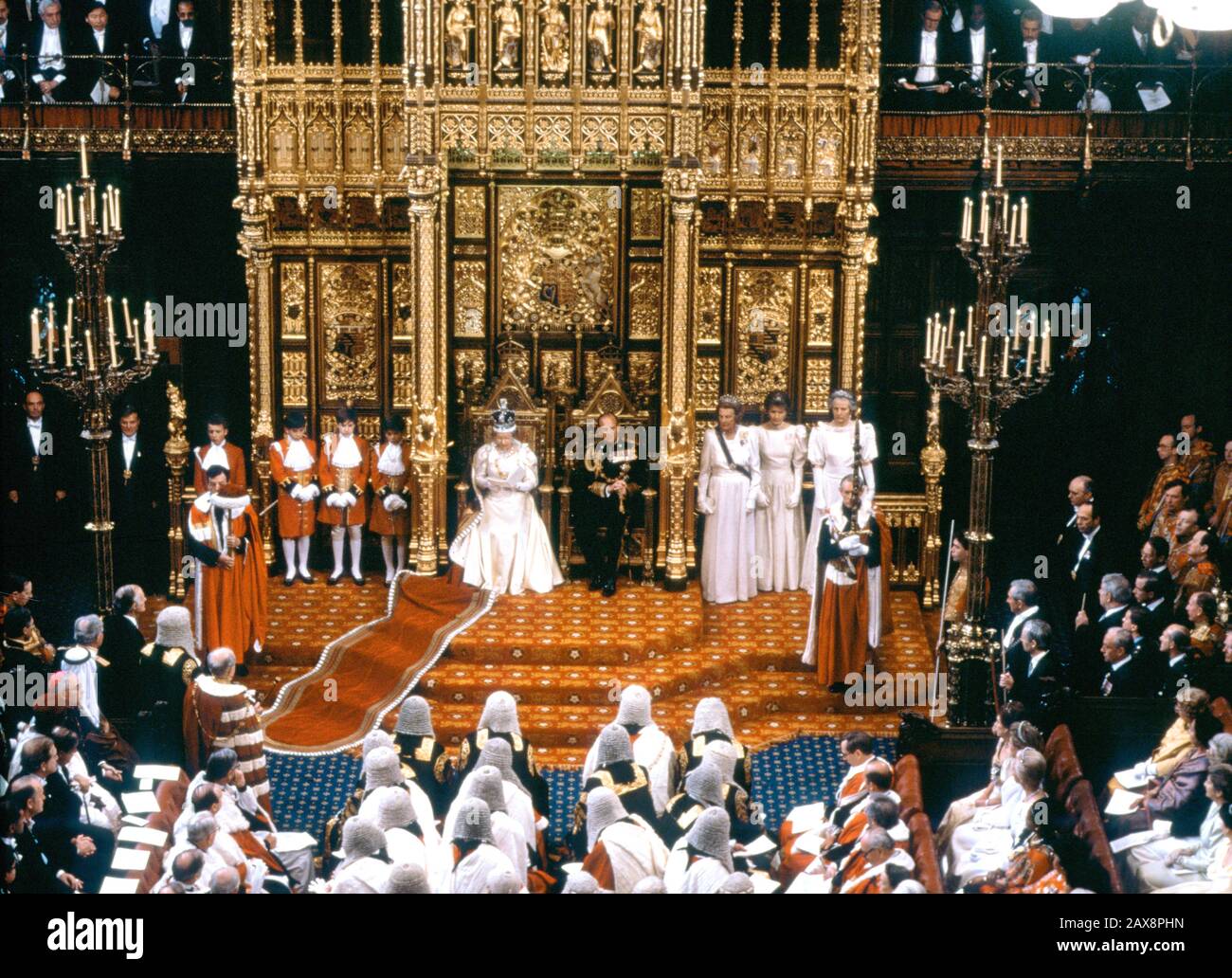 Queen elizabeth ii parliament 1992 hi-res stock photography and images ...