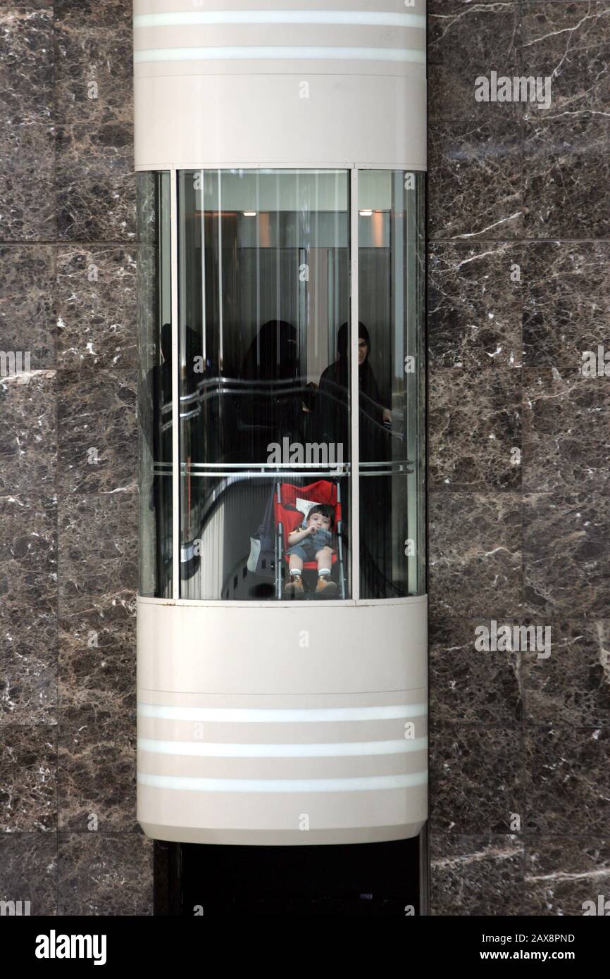 Glass elevator full hi-res stock photography and images - Alamy