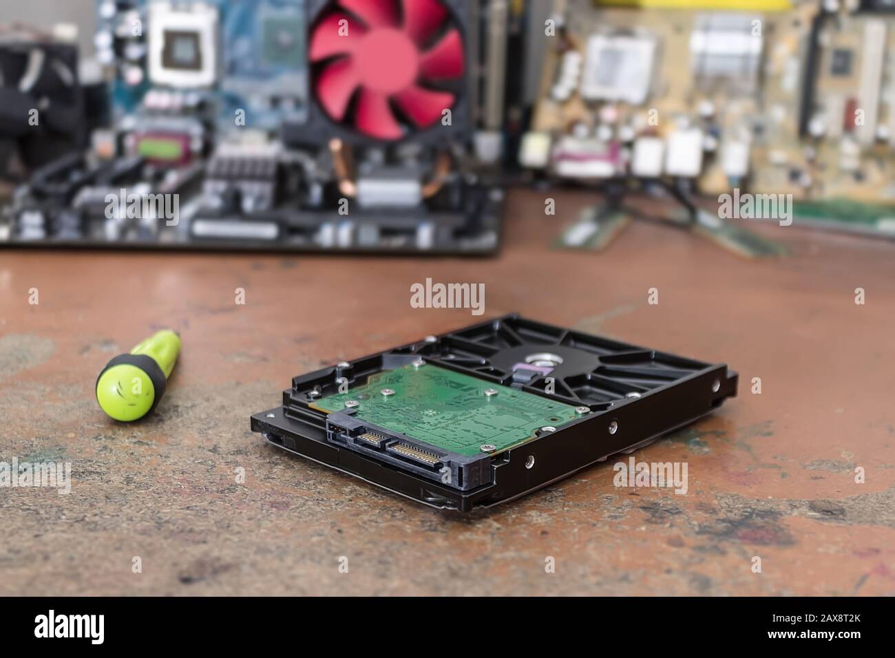 Computer shop broken hi-res stock photography and images - Alamy
