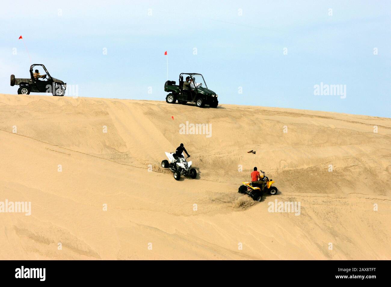 Dune buggy qatar hi-res stock photography and images - Alamy
