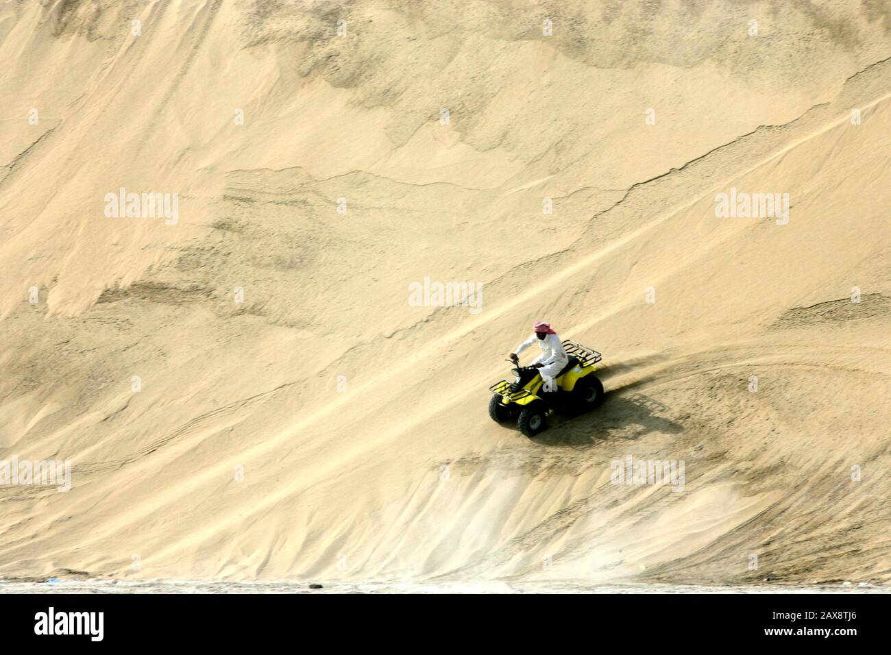 Dune buggy qatar hi-res stock photography and images - Alamy