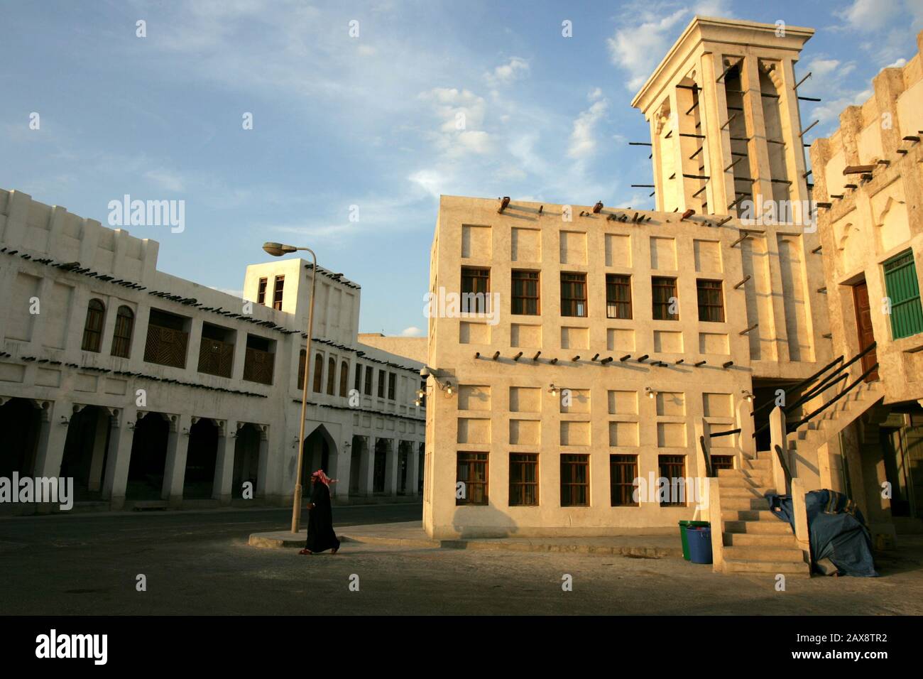 Traditional qatari design hi-res stock photography and images - Alamy