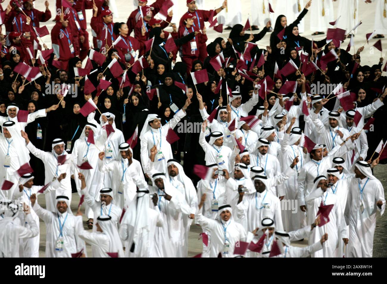 Qatari Abaya High Resolution Stock Photography and Images - Alamy