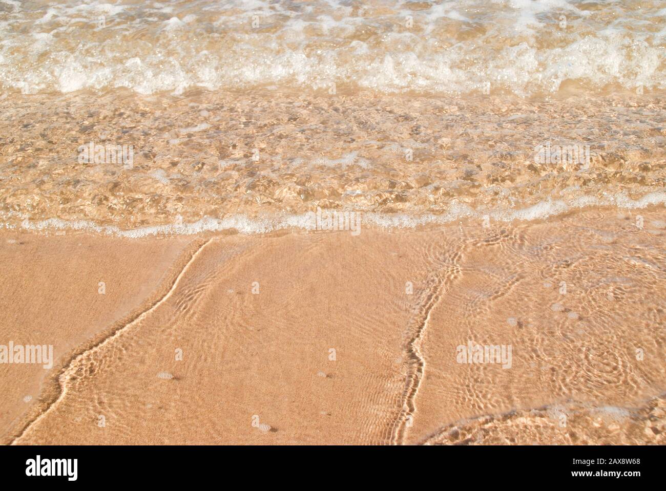 Shallow water over white sand hi-res stock photography and images - Alamy