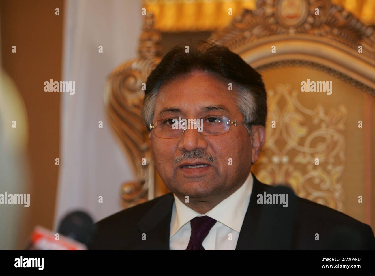 Parvez musharraf hi-res stock photography and images - Alamy