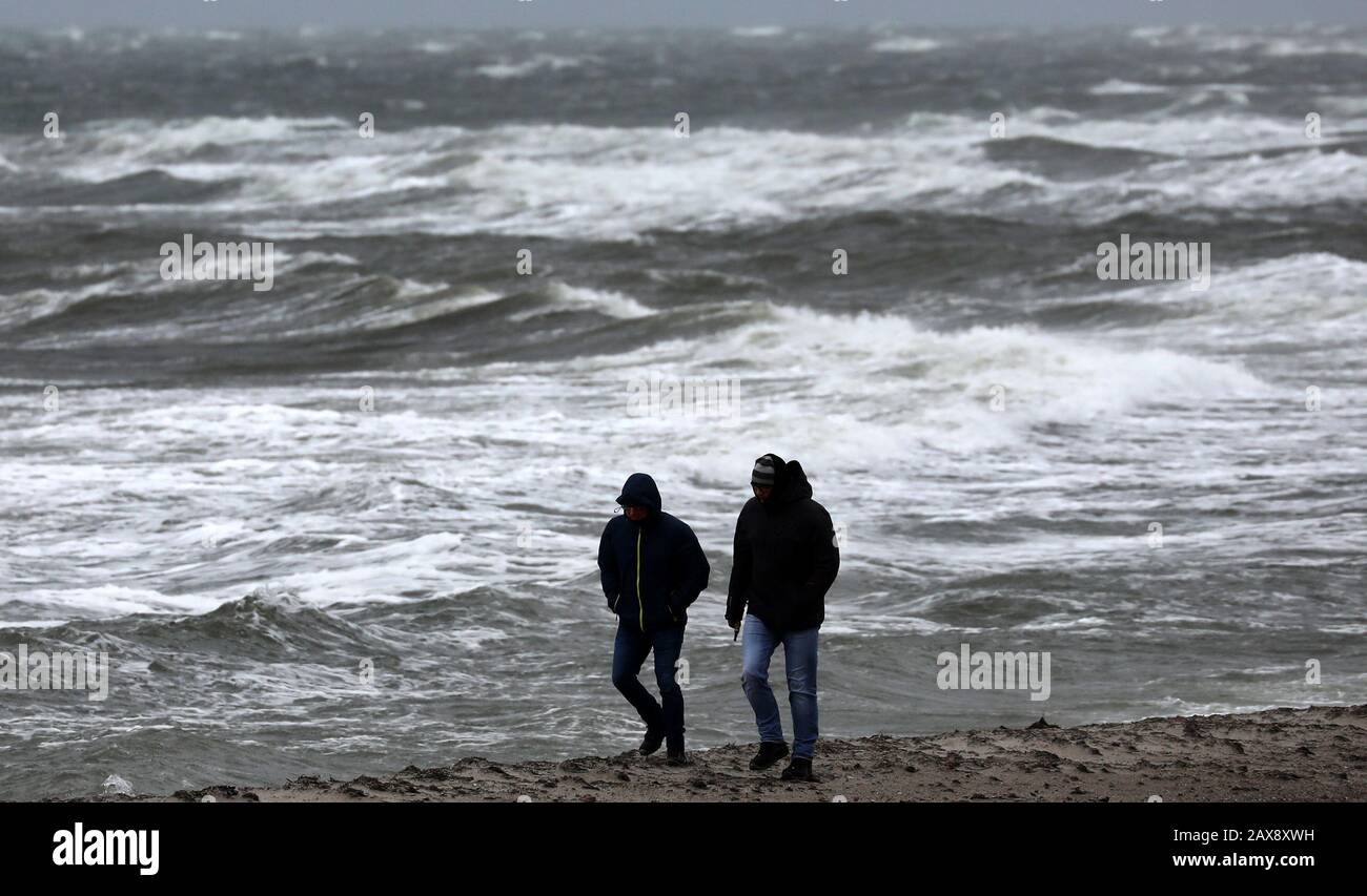 Wind whipped sea hi-res stock photography and images - Alamy