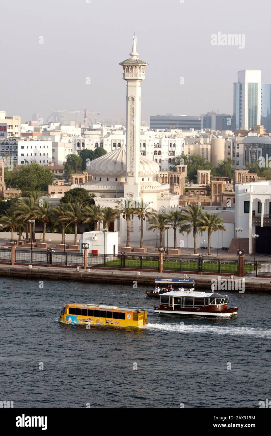 Rta boat hi-res stock photography and images - Alamy