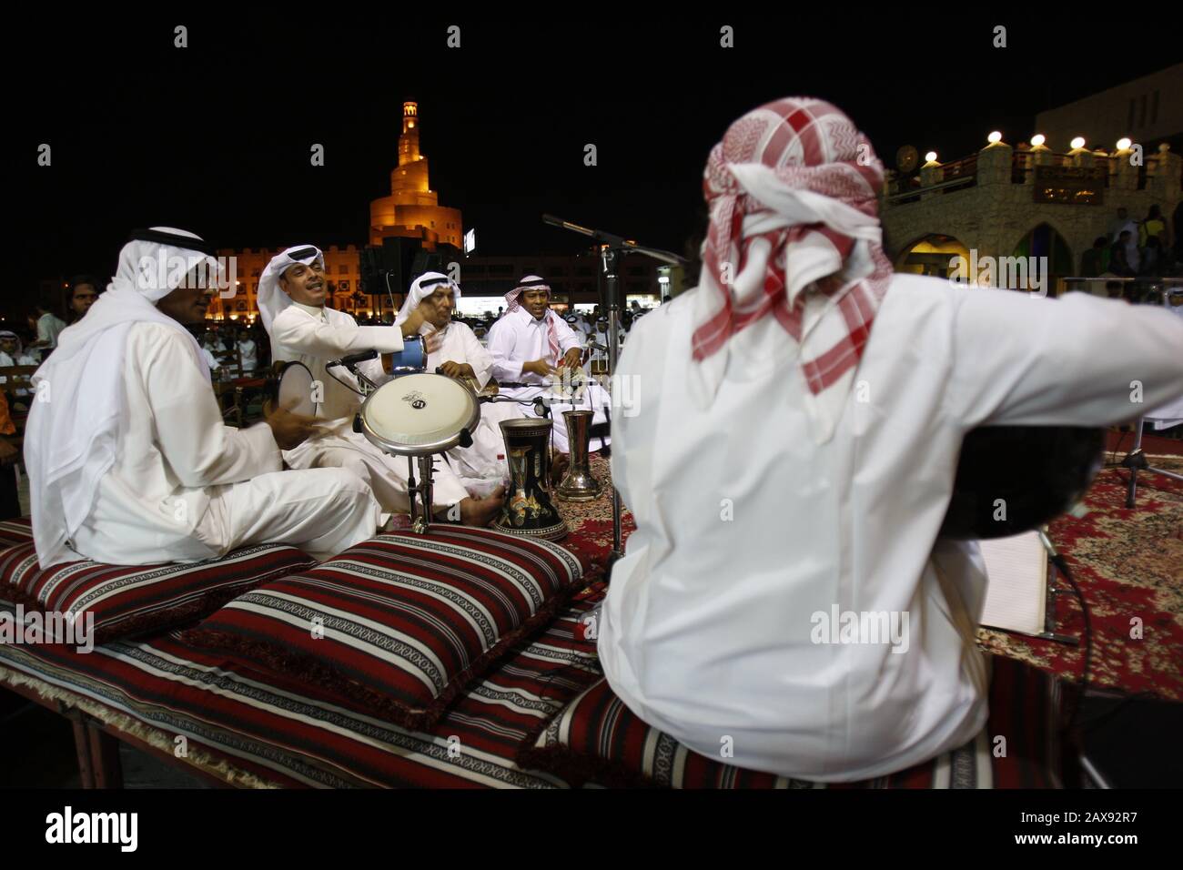 Arab musical instruments hi-res stock photography and images - Alamy