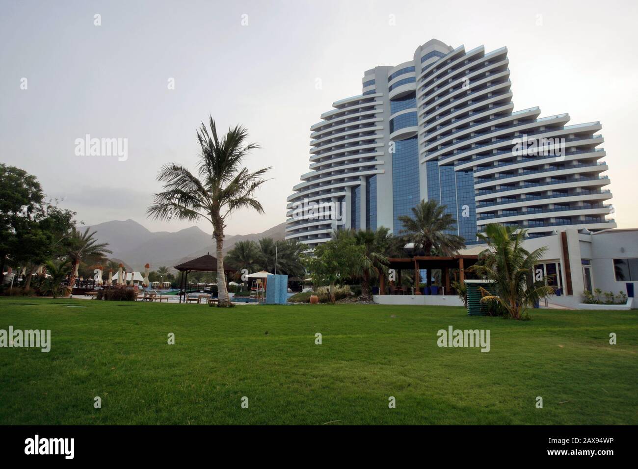Emirati architecture hi-res stock photography and images - Alamy