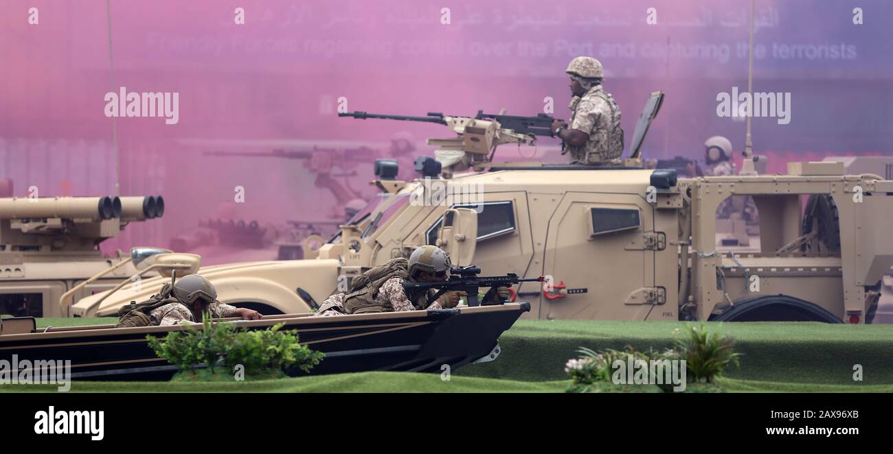 Emirati military personnels demonstrates at the IDEX, International ...