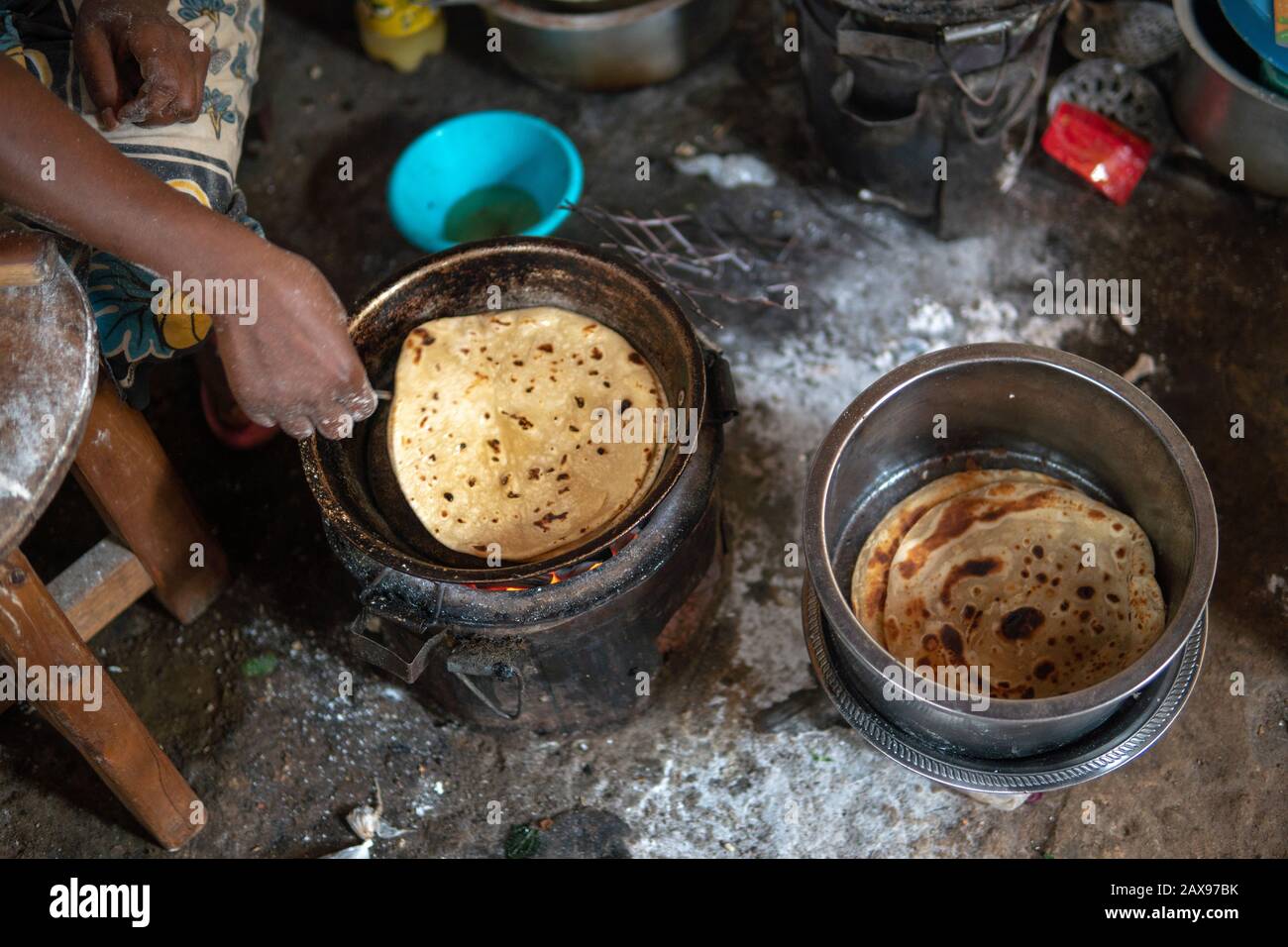African chapati hi-res stock photography and images - Alamy
