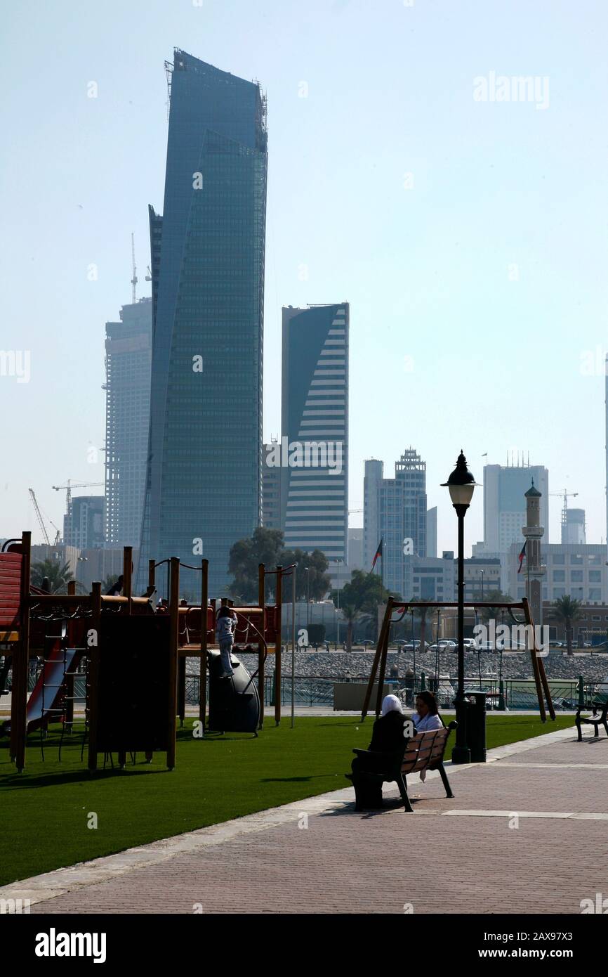 Kuwait city women hi-res stock photography and images - Alamy
