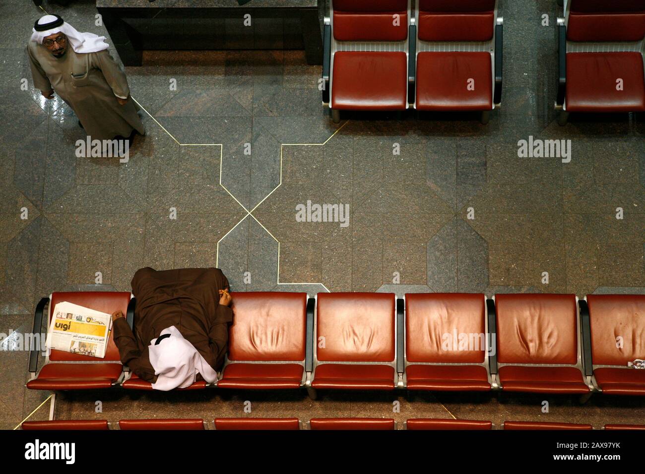 Thobe gutra hi-res stock photography and images - Alamy