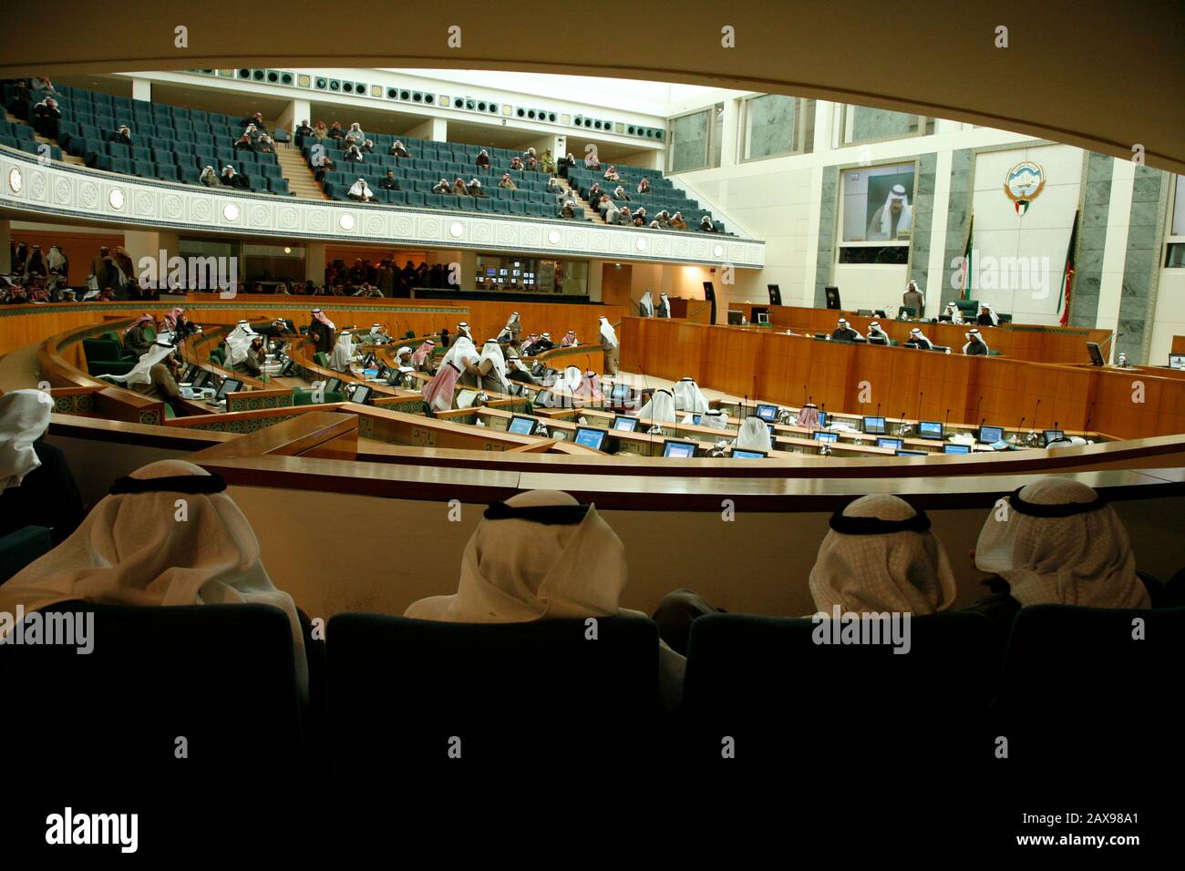 Kuwait ethnicity hi-res stock photography and images - Alamy