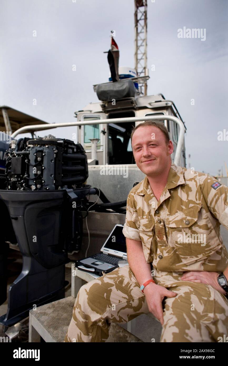 Naval officer hi-res stock photography and images - Alamy