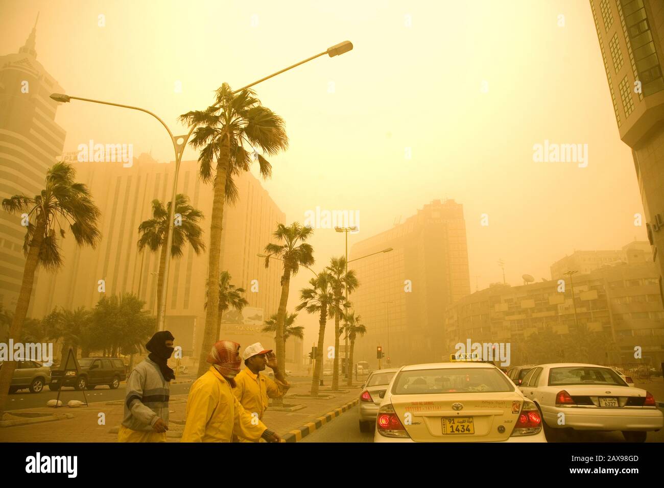 Kuwait people hi-res stock photography and images - Alamy