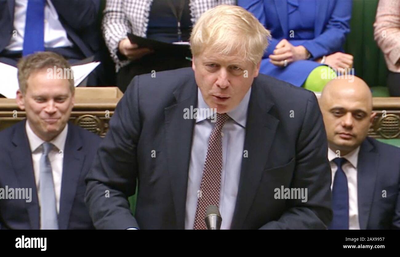 Prime minister boris johnson speaking in the house of commons hi-res ...