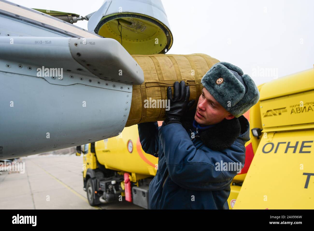 Fighter Jet Maintenance High Resolution Stock Photography and Images ...