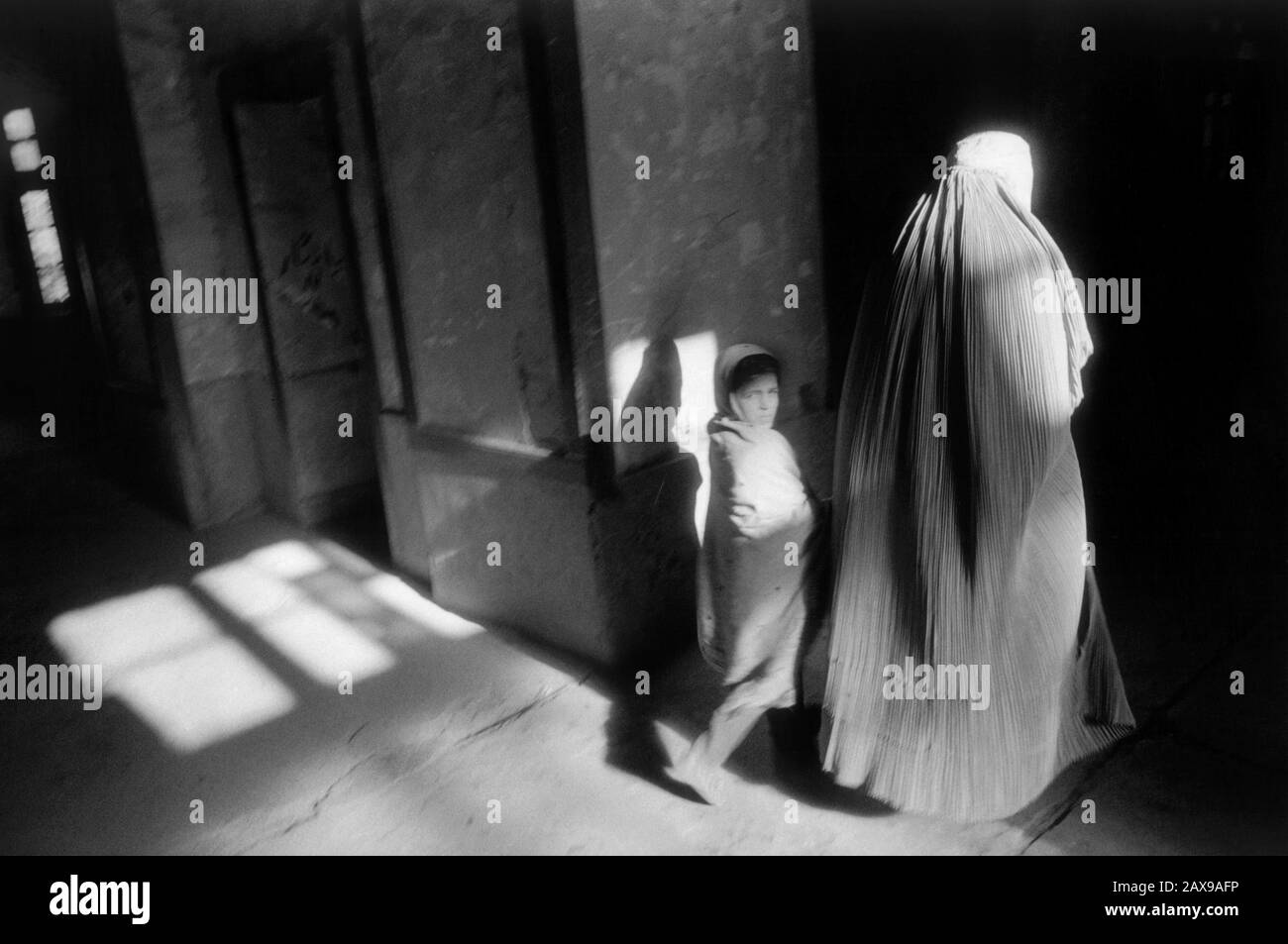 Full burka hi-res stock photography and images - Alamy