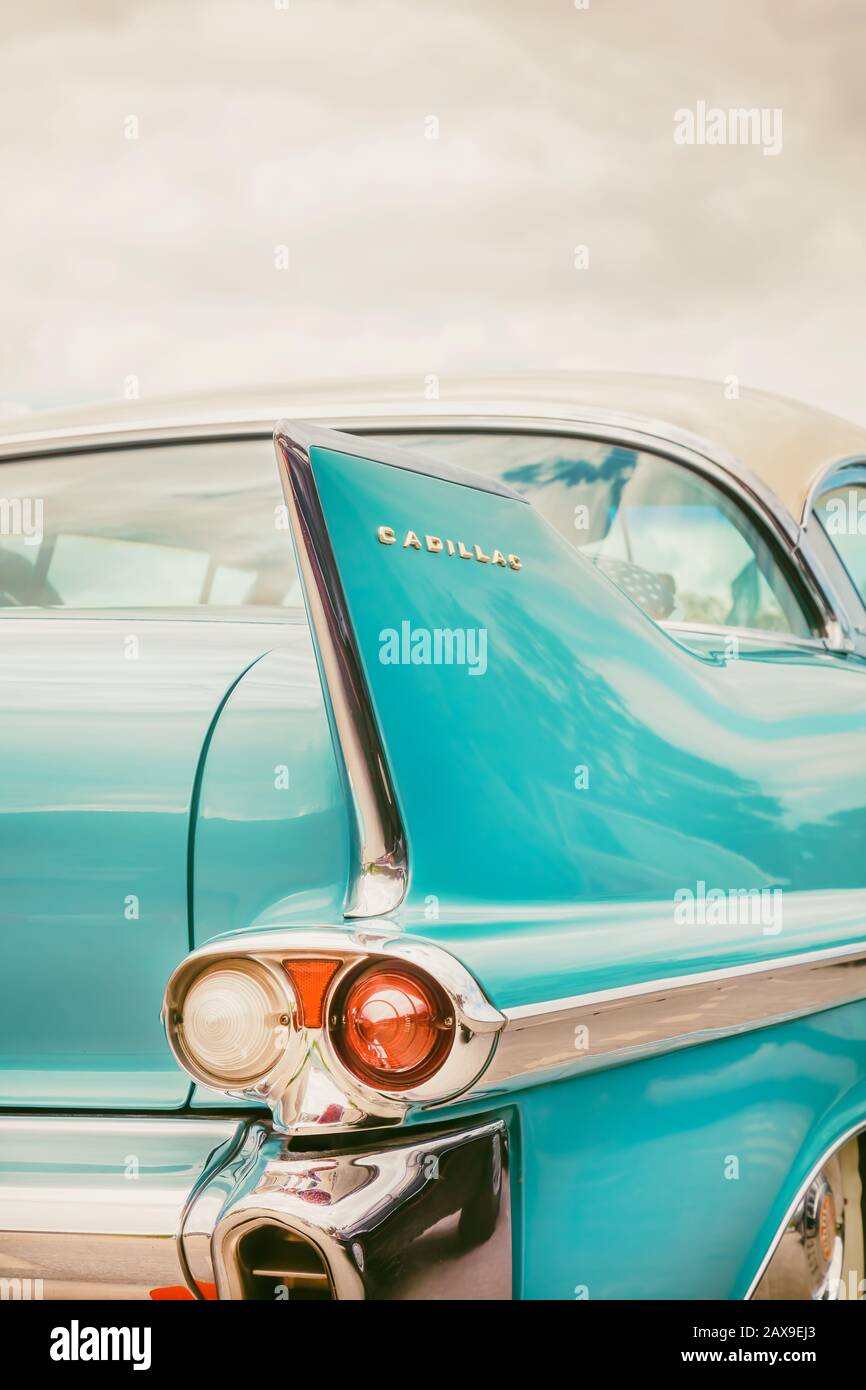 Rear end of car hi-res stock photography and images - Alamy