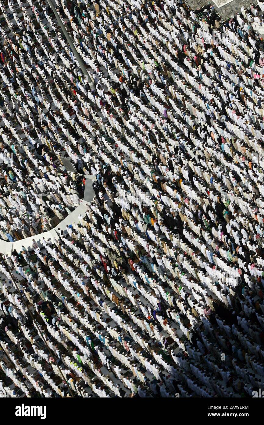 Hajj Crowd High Resolution Stock Photography and Images - Alamy
