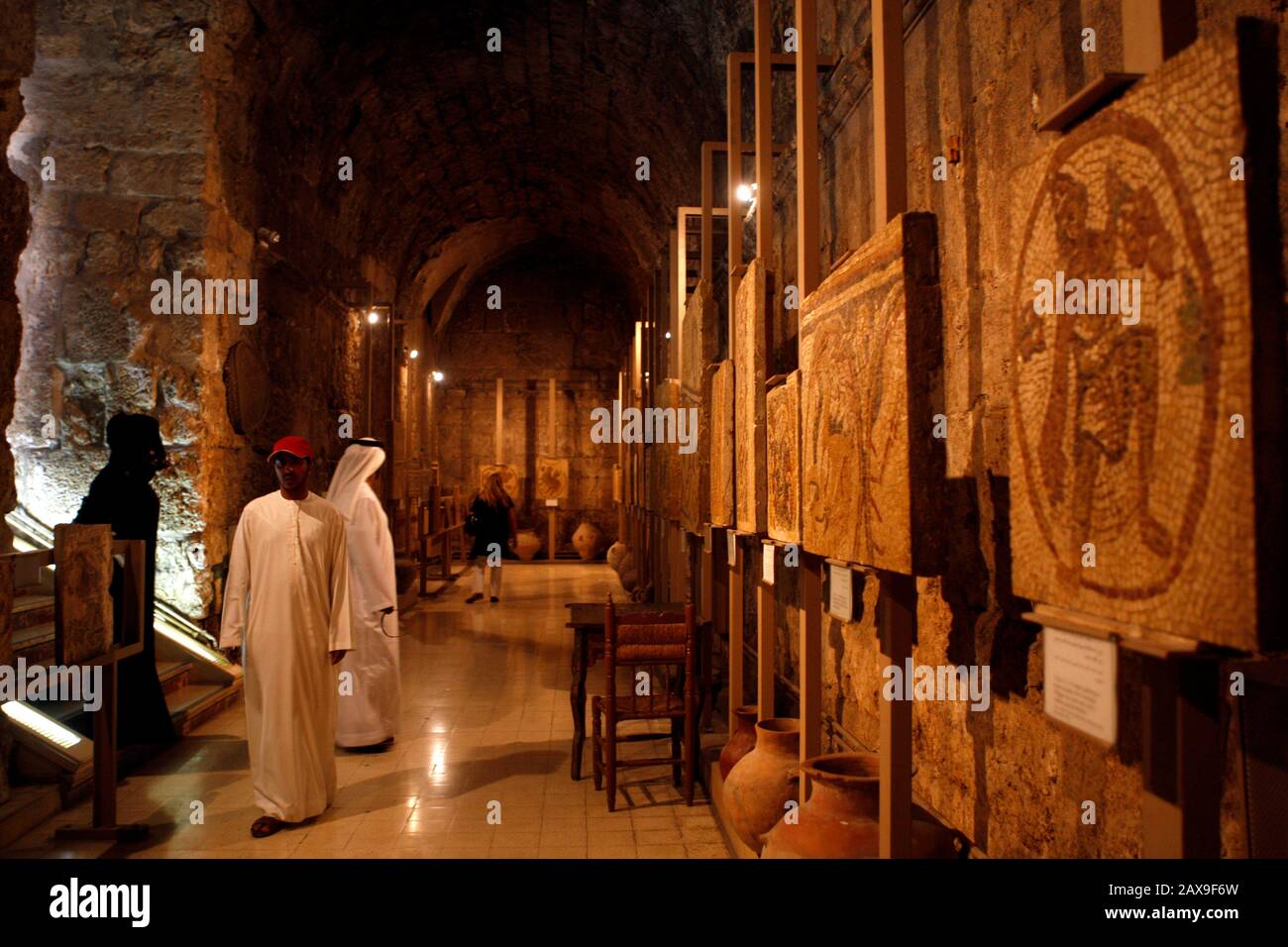 Gutra hi-res stock photography and images - Alamy