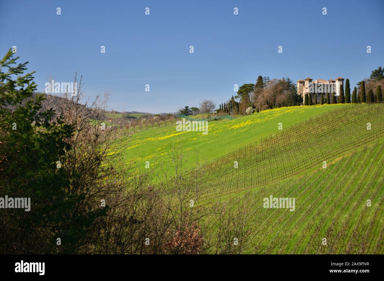 The small castle enjoys a magnificent view on the top of the hill ...