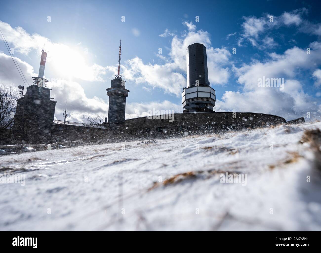 Schmitten, Germany. 11th Feb, 2020. The sun breaks through the cloud ...