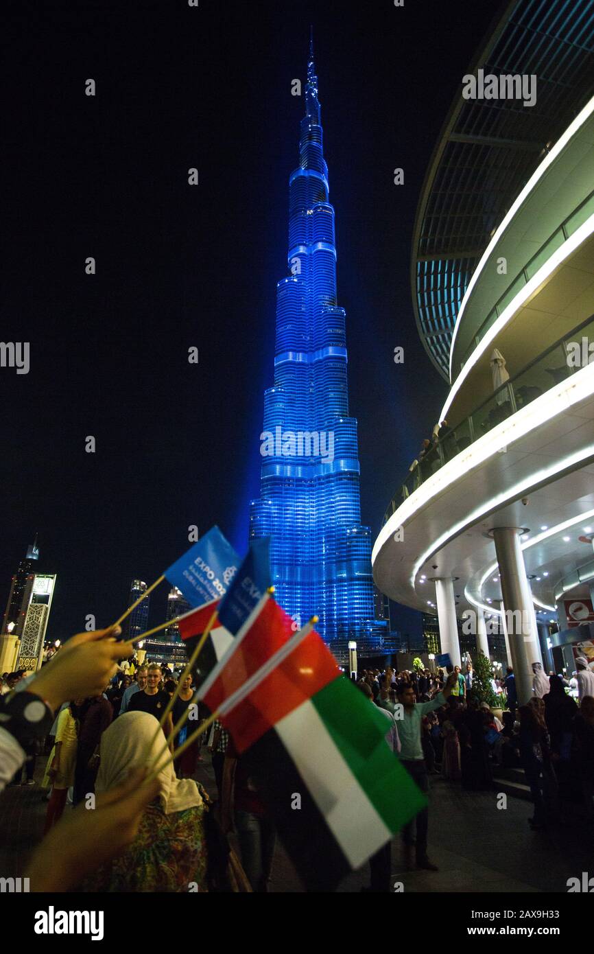 Tallest uae flag hi-res stock photography and images - Alamy
