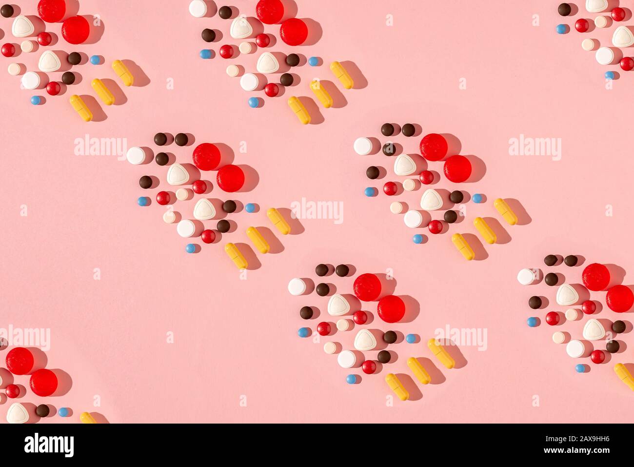 Pills pattern hi-res stock photography and images - Alamy