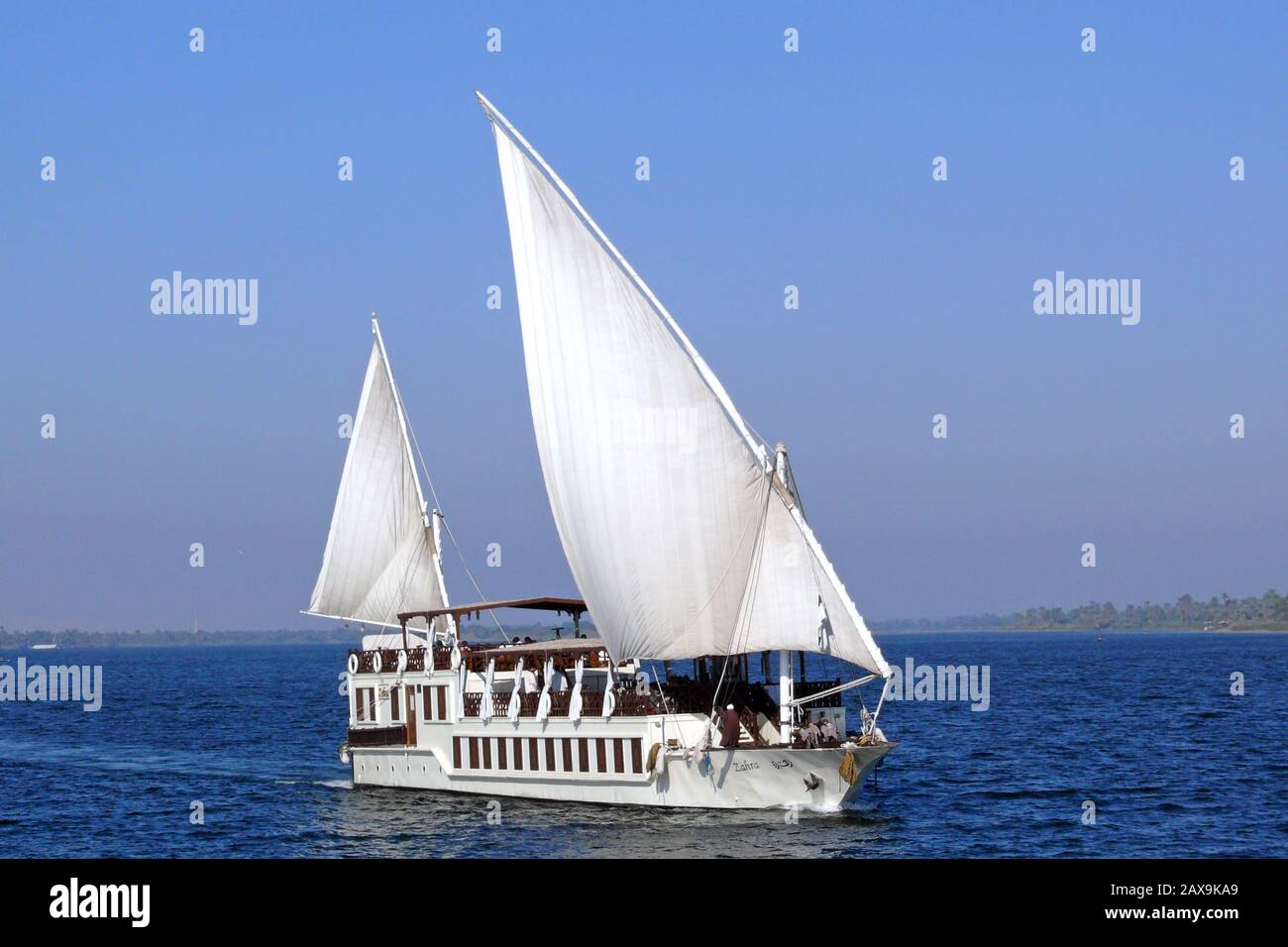 Dahabiya hi-res stock photography and images - Alamy