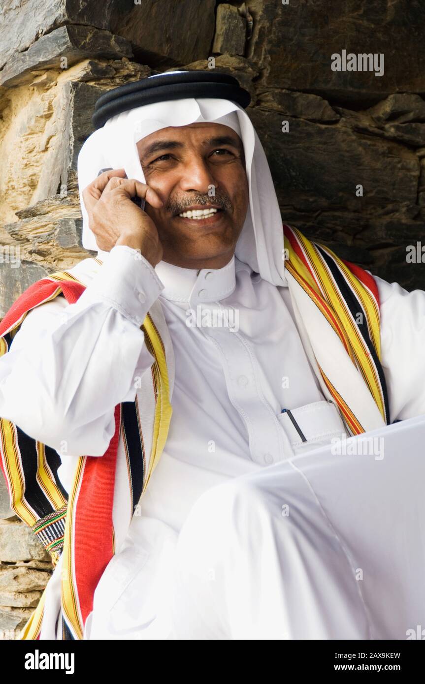 Arab cell phones hi-res stock photography and images - Alamy