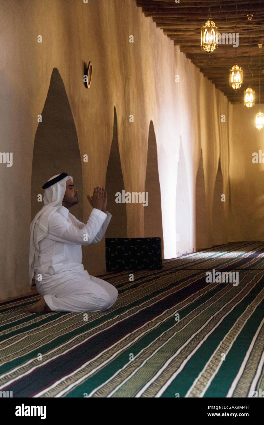 Arched box hi-res stock photography and images - Alamy