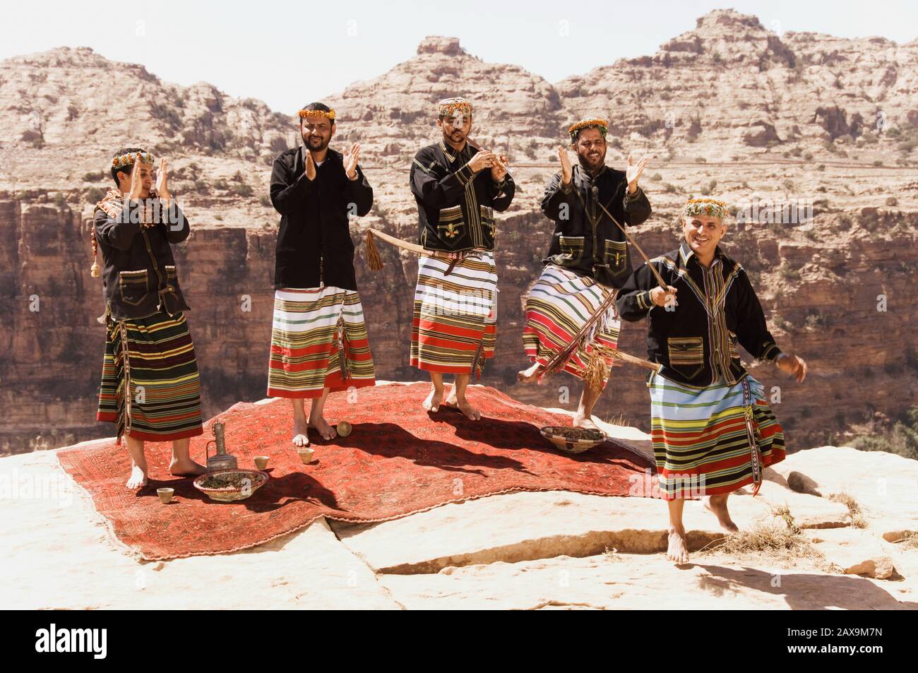 Arabic sword dance hi-res stock photography and images - Alamy