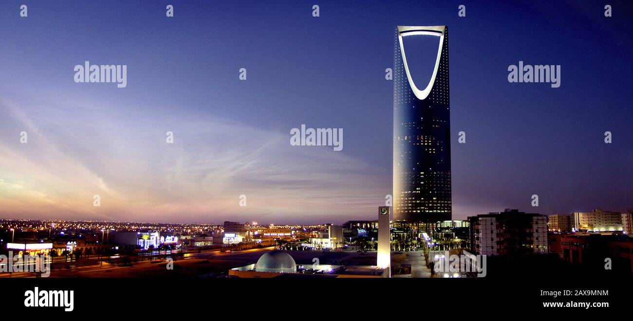 The Kingdom Centre, Riyadh, Saudi Arabia Stock Photo - Alamy