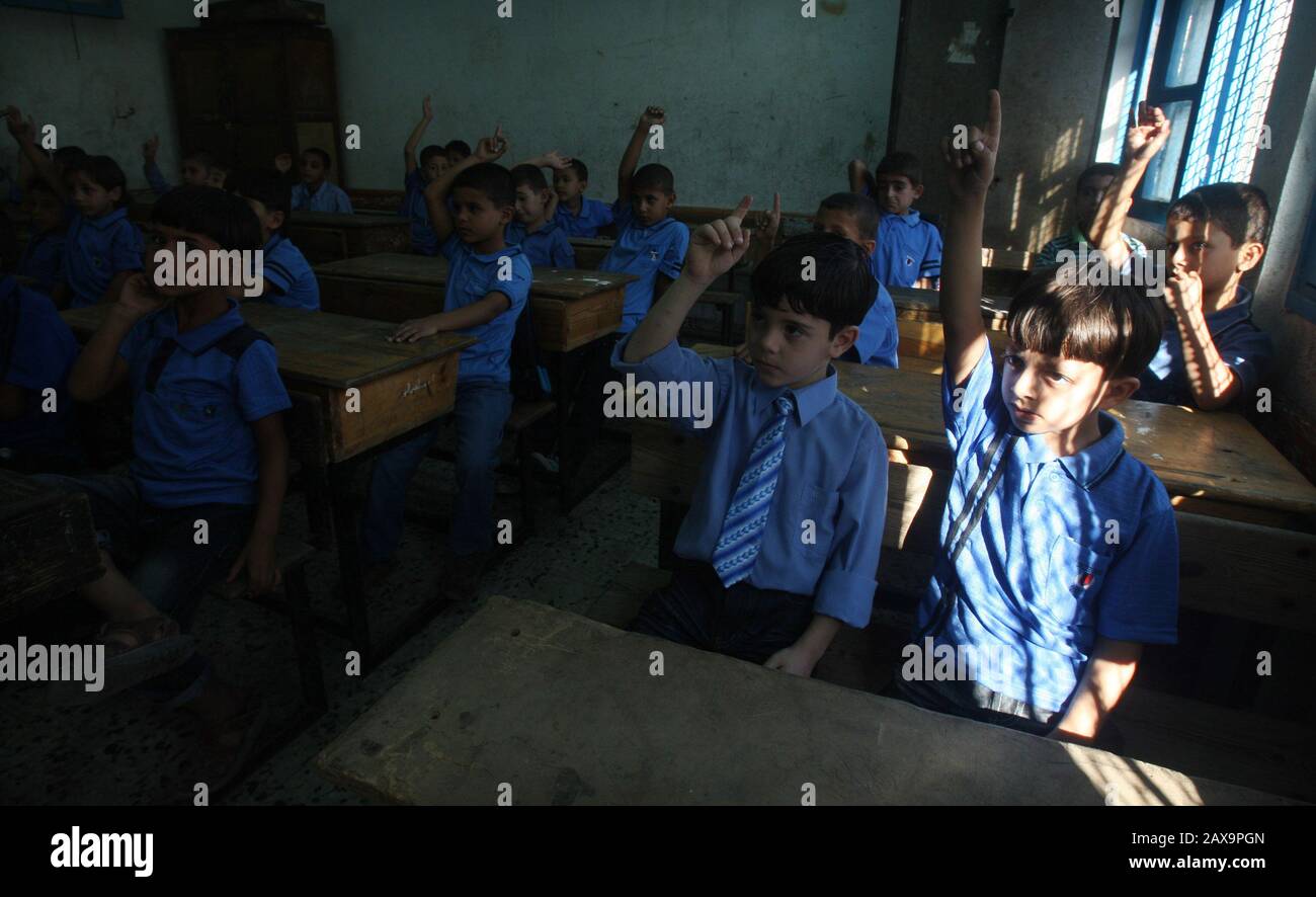 Schoolboys uniform hi-res stock photography and images - Alamy