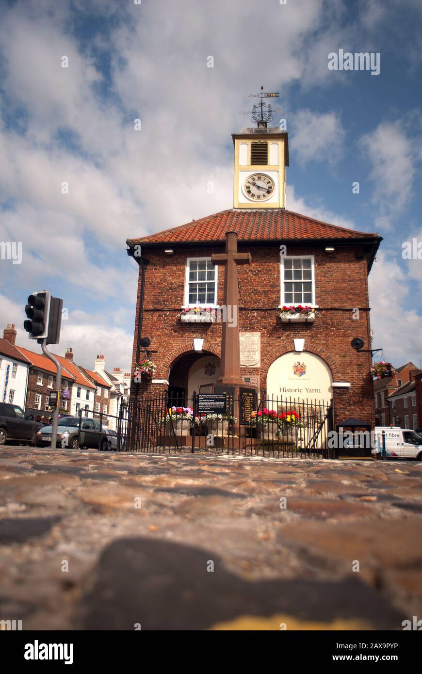High Street and town hall,Yarm, North Yorkshire Stock Photo - Alamy